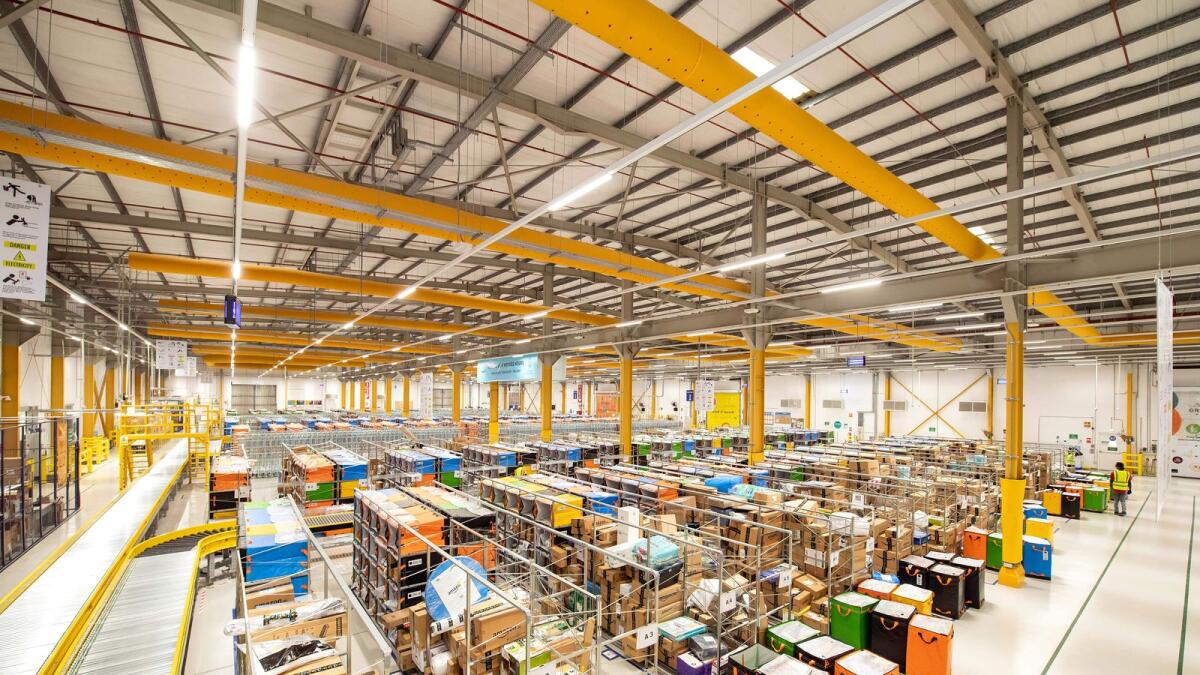 Amazon Counter - Fmart Express (Shipping Companies ) in Downtown Dubai ...